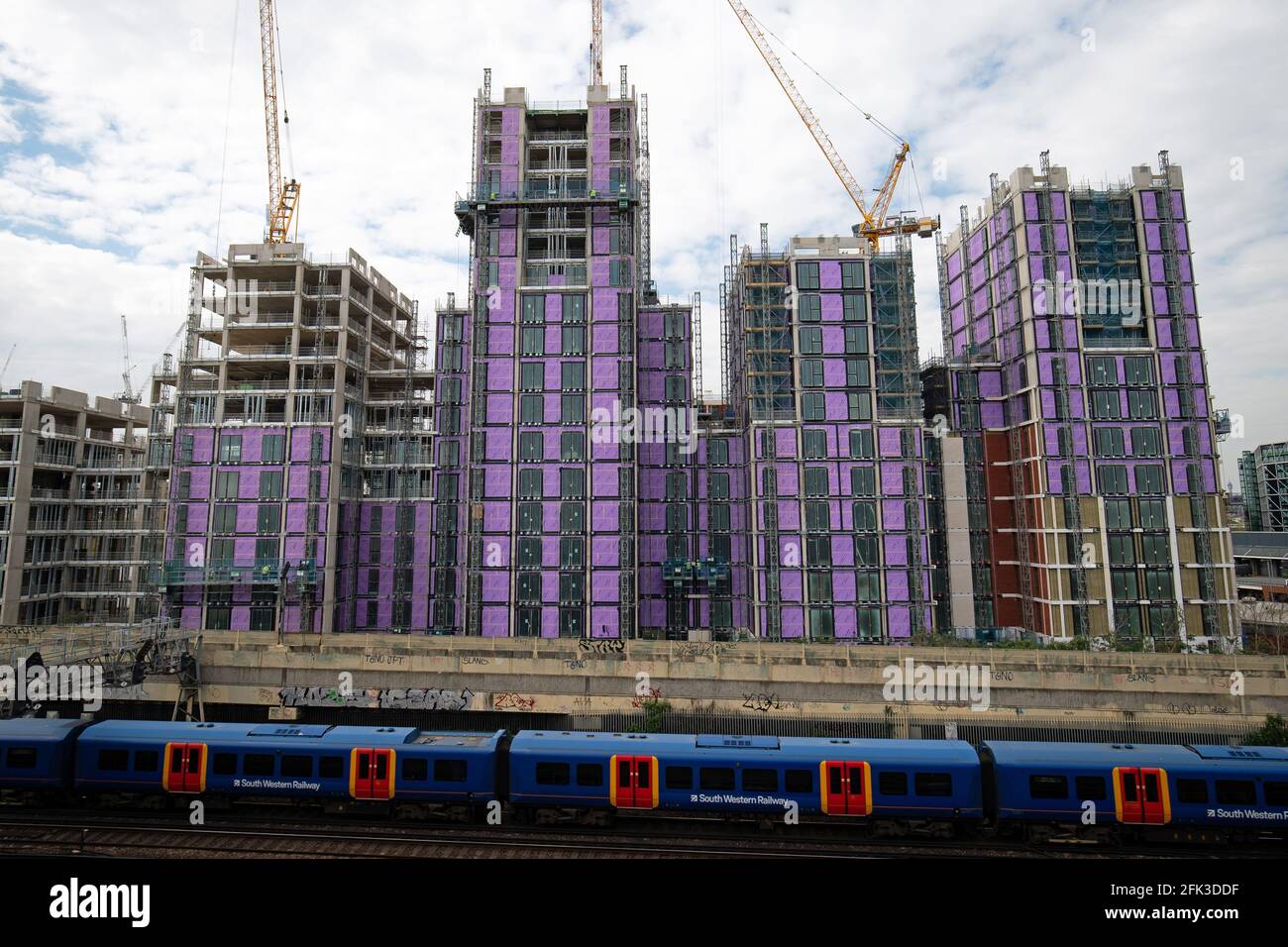 Nine elms tower 2021 hi-res stock photography and images - Alamy