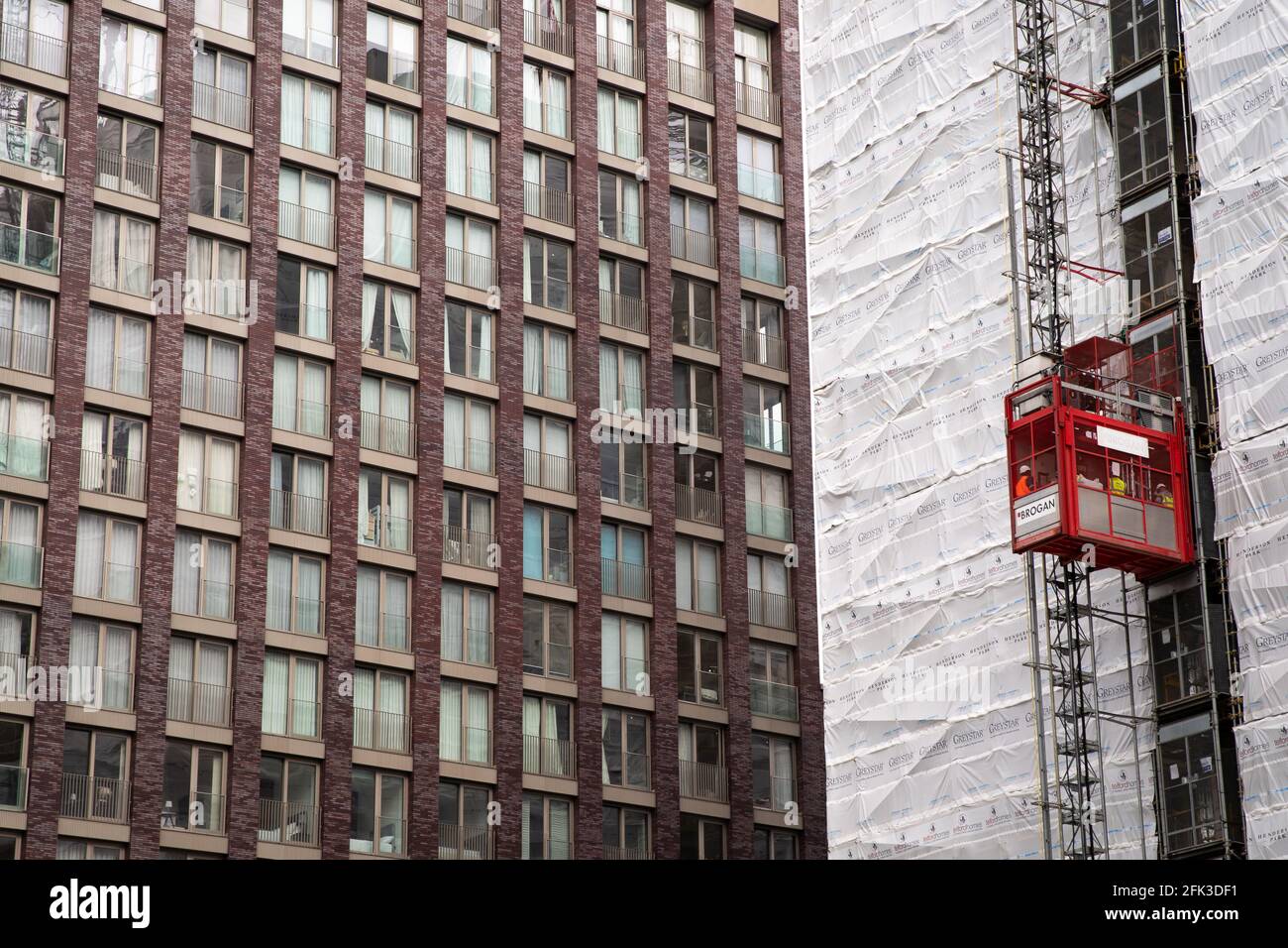 Nine elms workers hi-res stock photography and images - Alamy