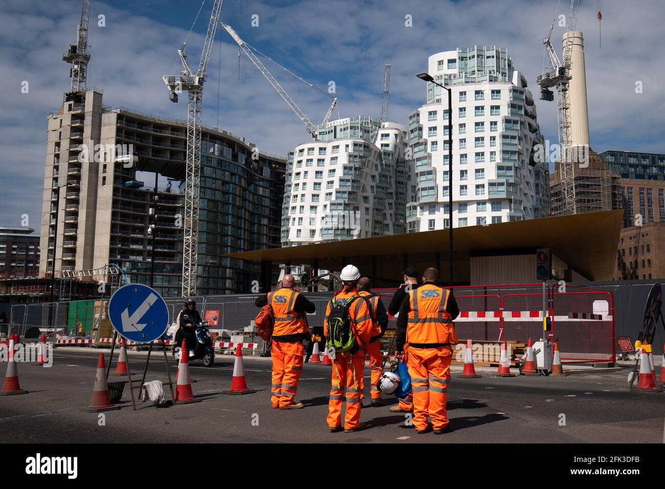 Nine elms tower 2021 hi-res stock photography and images - Alamy