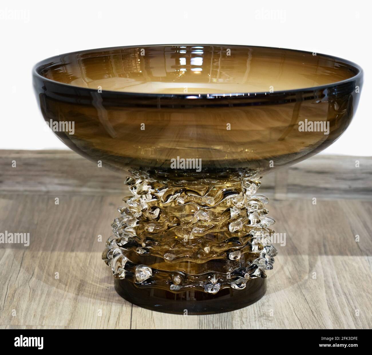 Shattered vase hi-res stock photography and images - Alamy