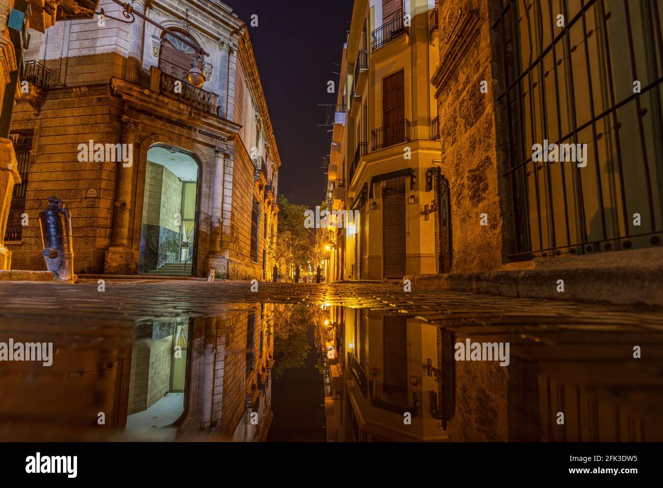 Late night street scene in Old Havana Stock Photo - Alamy