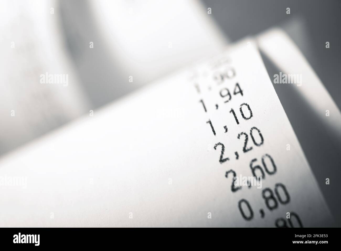 Supermarket customer service receipt hi-res stock photography and ...