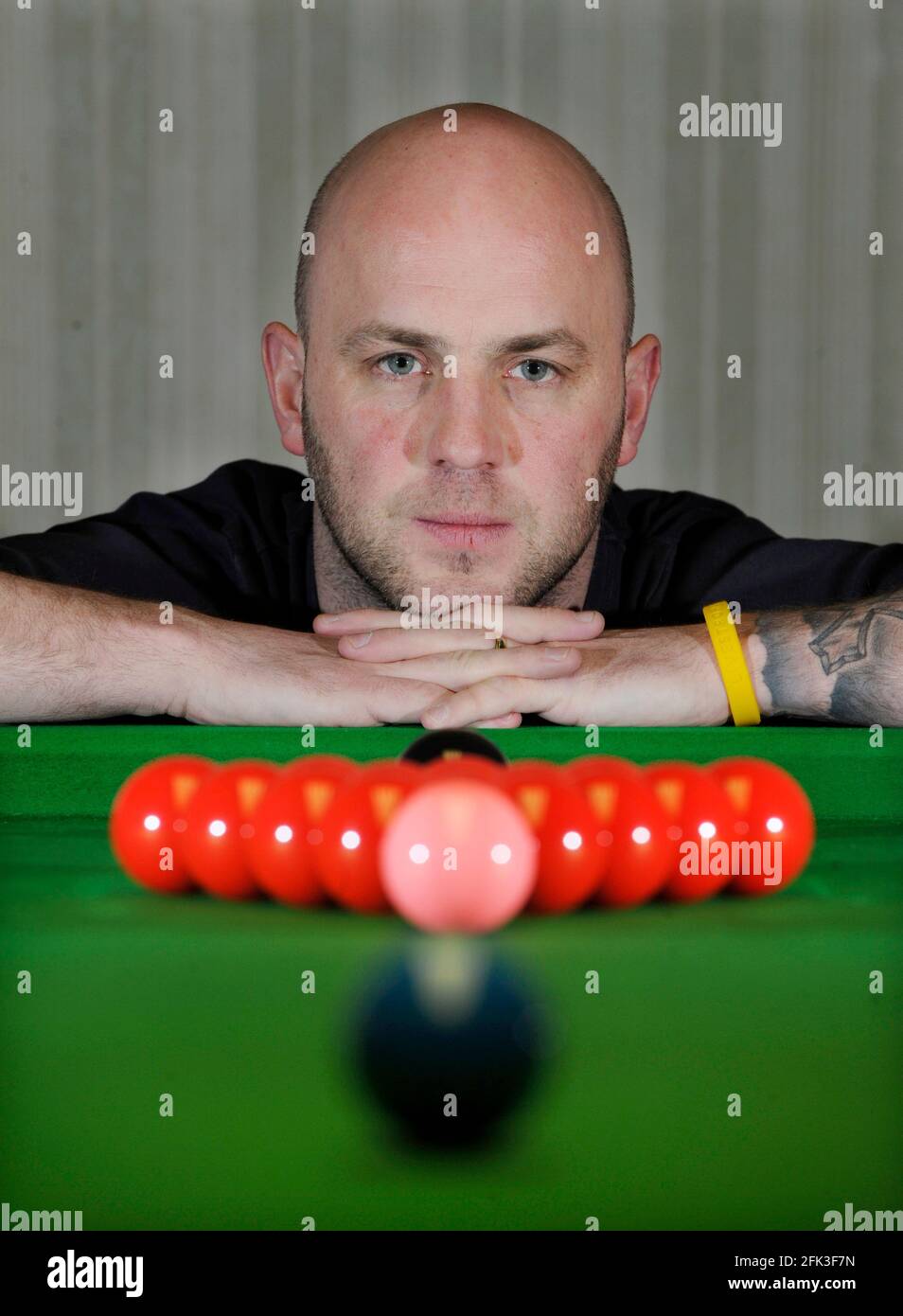 MARK KING SNOOKER PLAYER 4/3/2011. PICTURE DAVID ASHDOWN Stock Photo ...