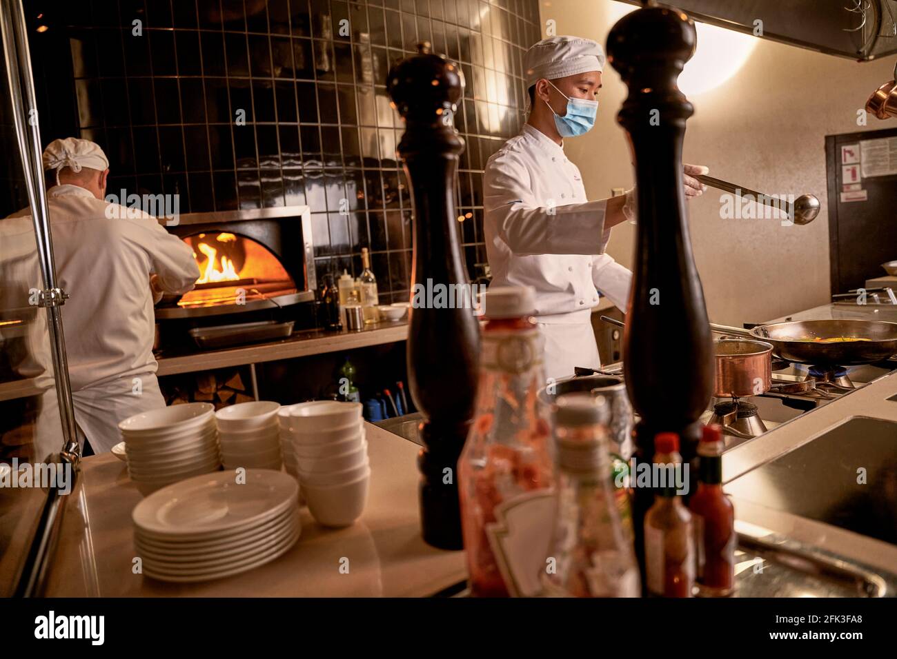 Frying pan in kitchen hi-res stock photography and images - Alamy