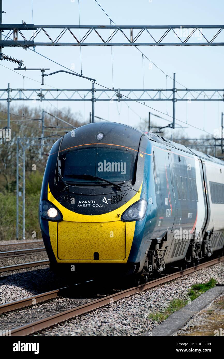 Avanti train hi-res stock photography and images - Alamy