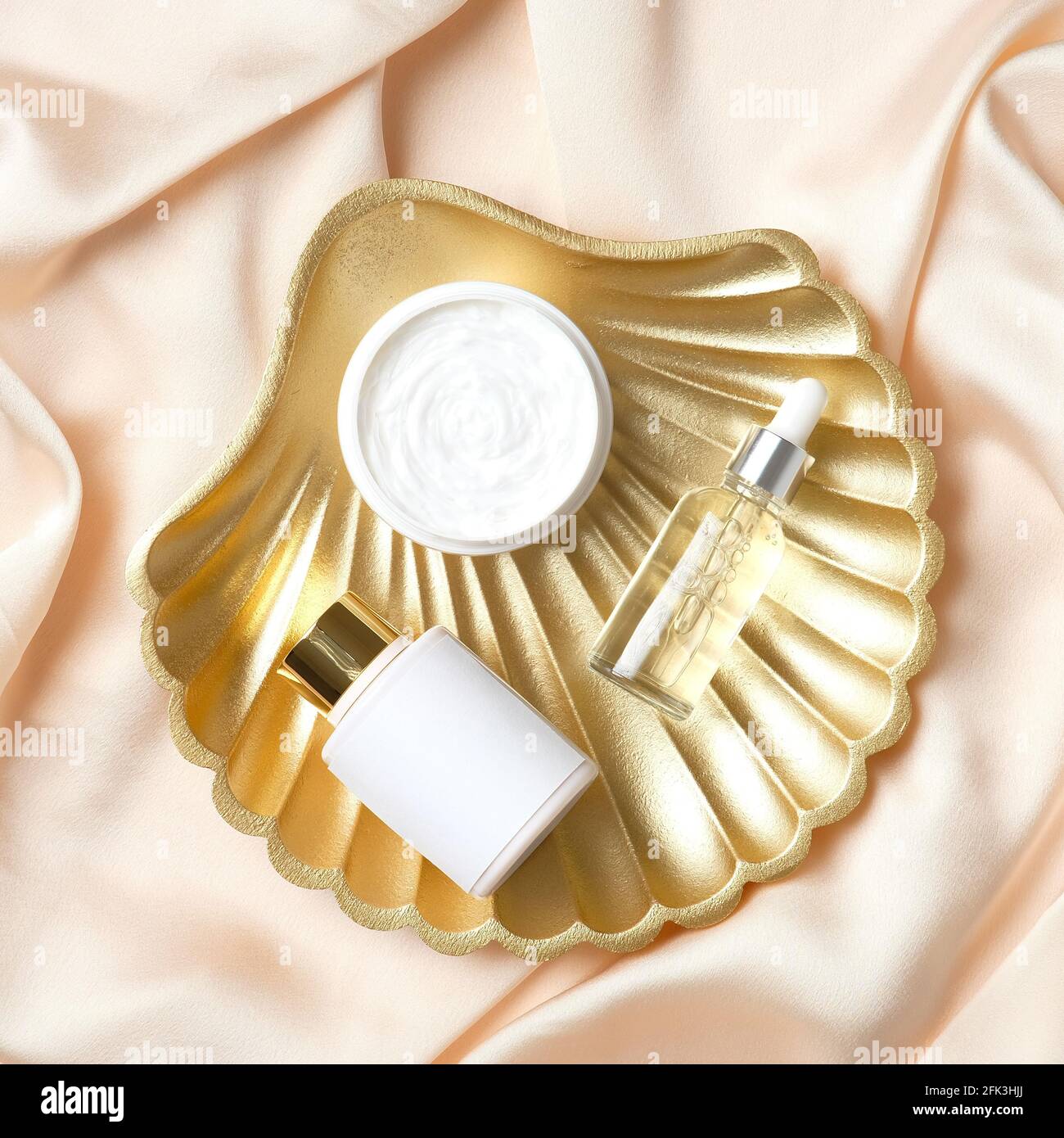 Shell skin care products hi-res stock photography and images - Alamy
