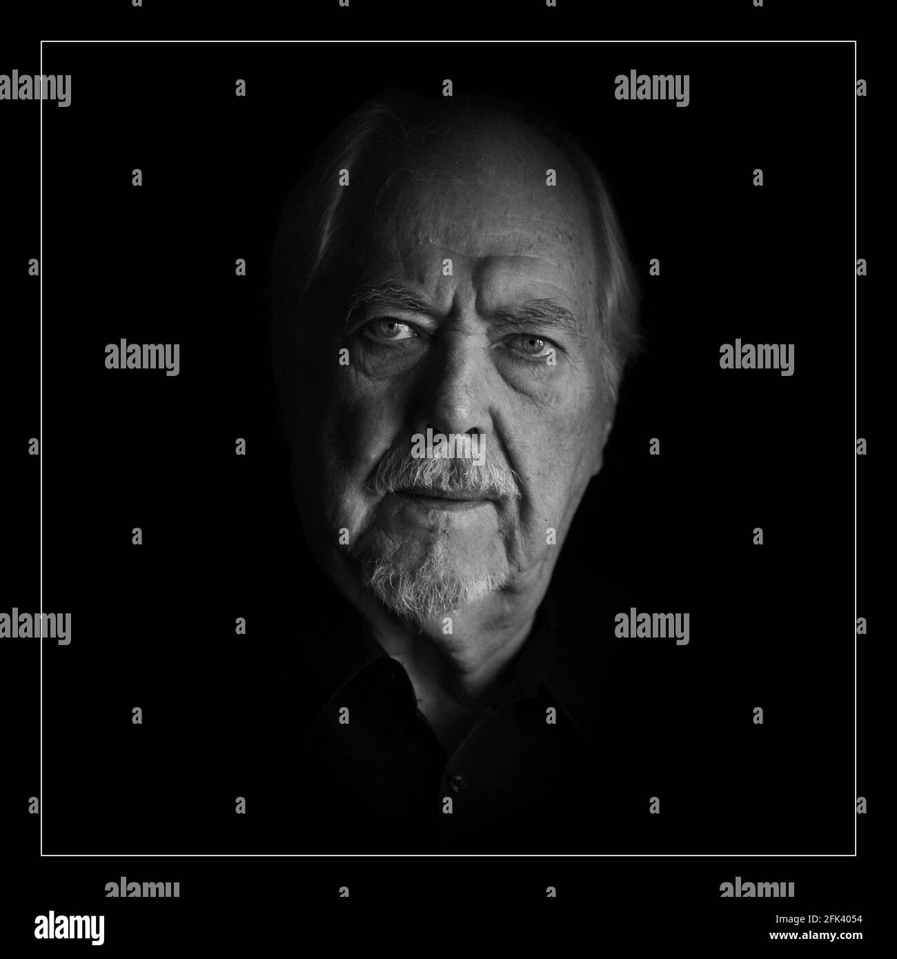 Robert Altman.....Film Director in London.pic David Sandison 14/11/2001 ...