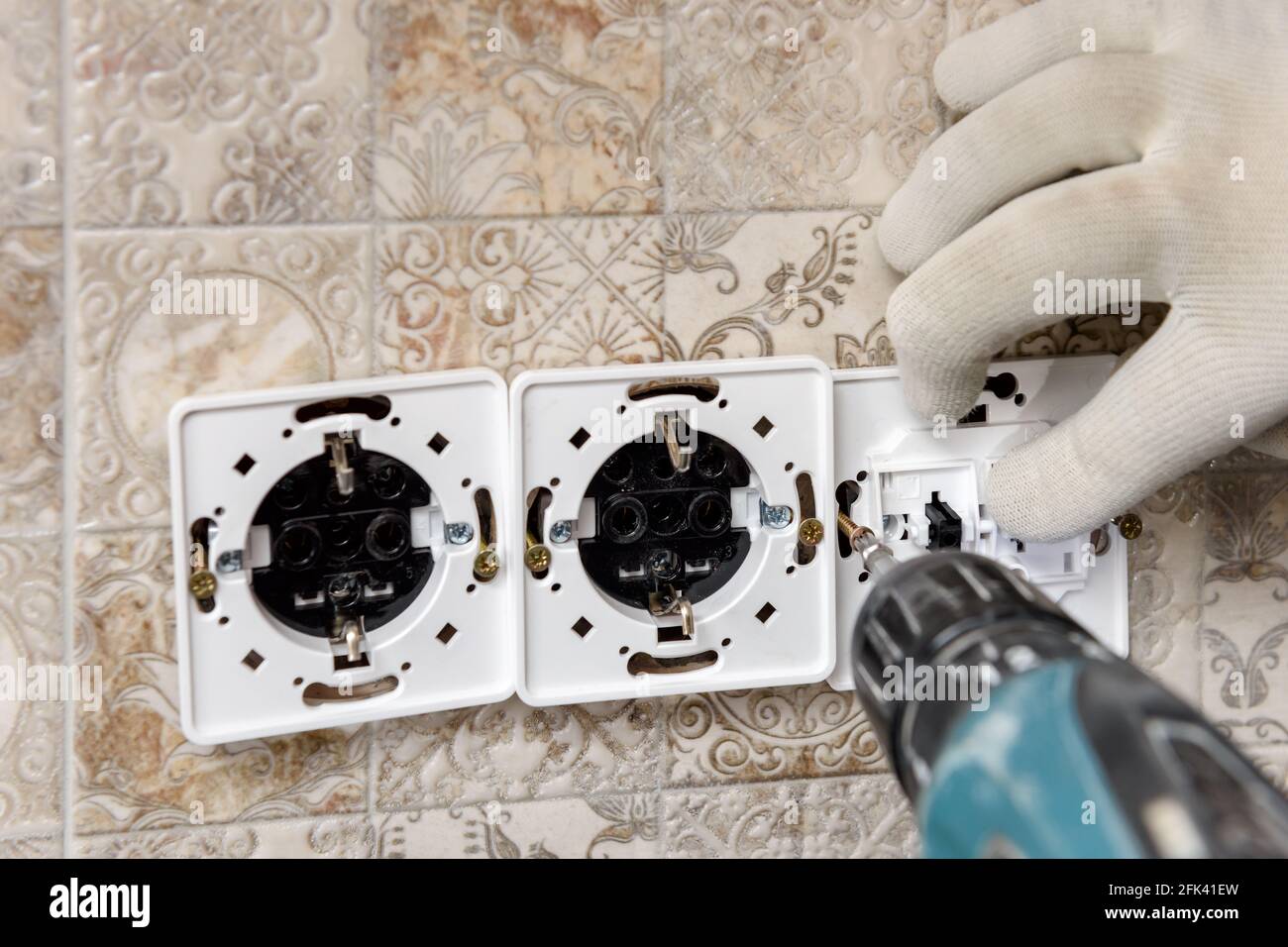 Installation sockets hi-res stock photography and images - Alamy