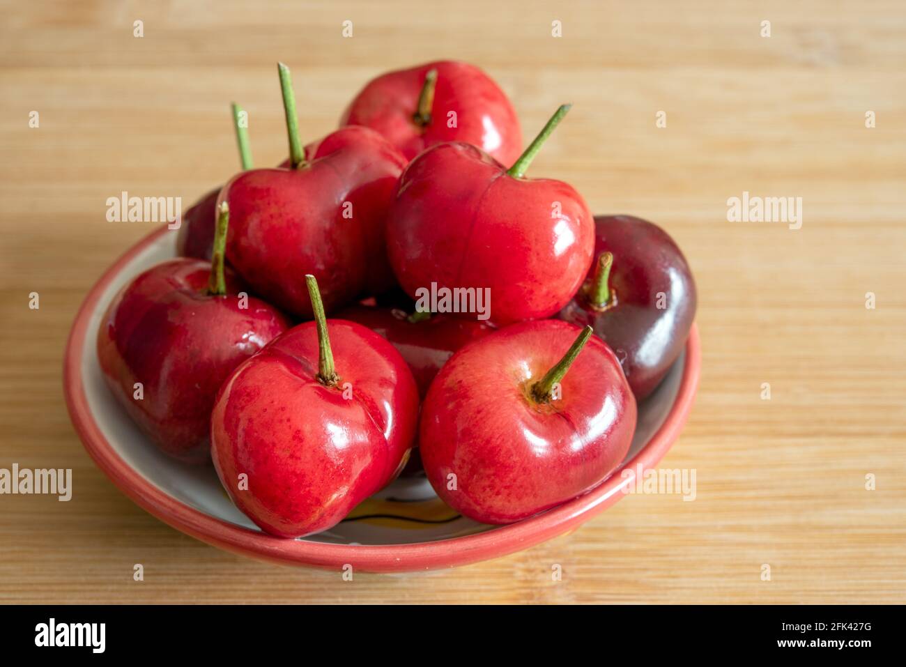 Fresh red cherries hi-res stock photography and images - Alamy