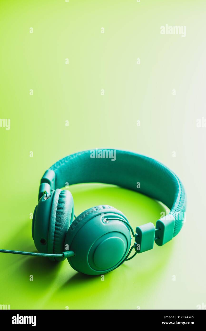 Stereo headphone hi-res stock photography and images - Alamy