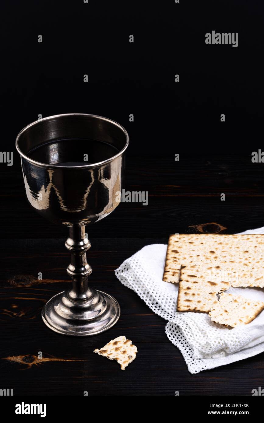 holy communion chalice with wine, bread and Bible. Lord's supper Stock ...