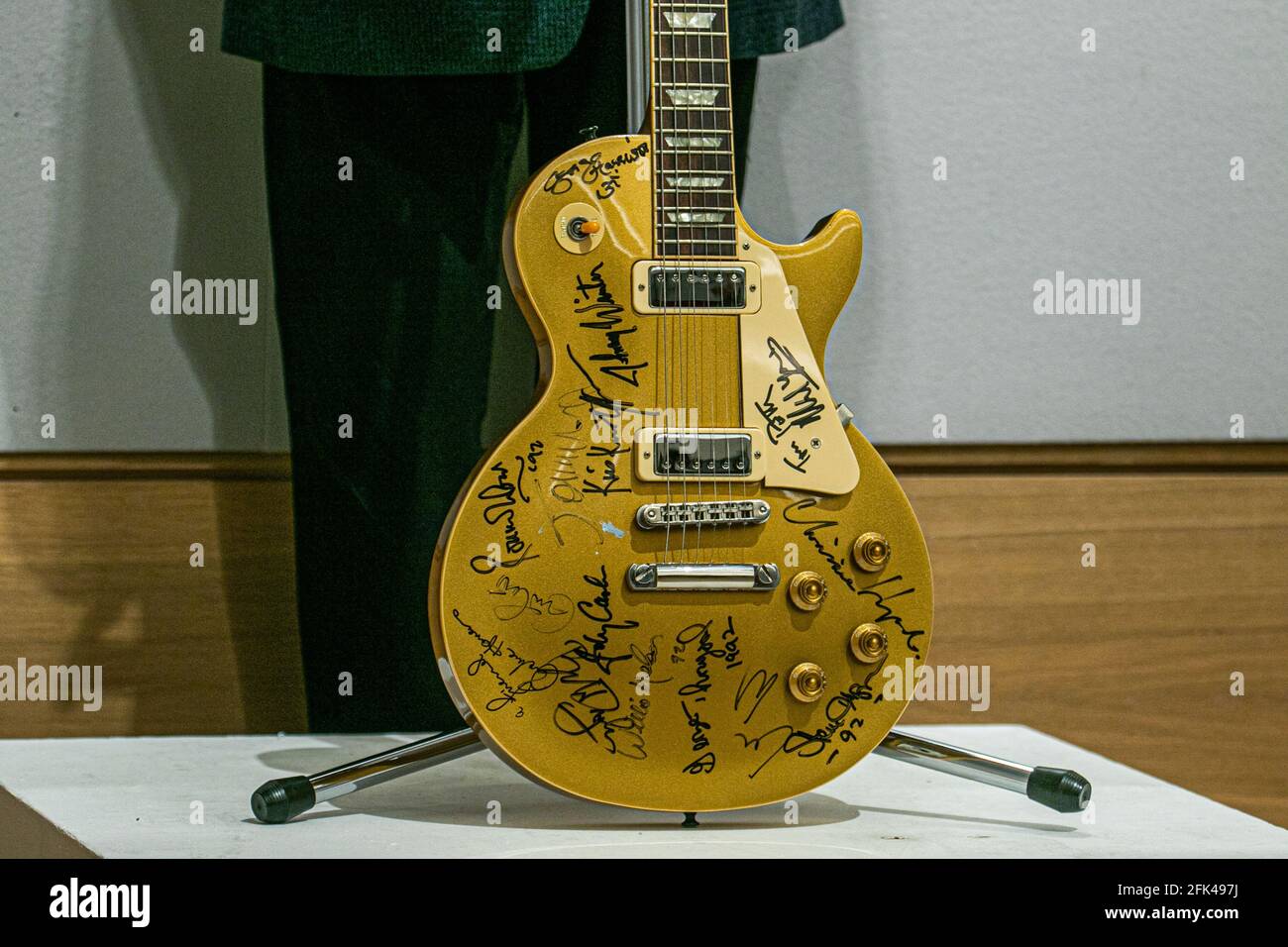 Bob Dylan Gibson Guitar