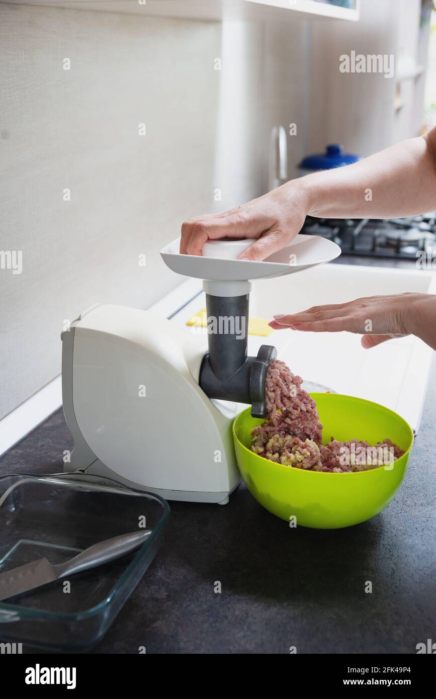 Meat and table hi-res stock photography and images - Alamy