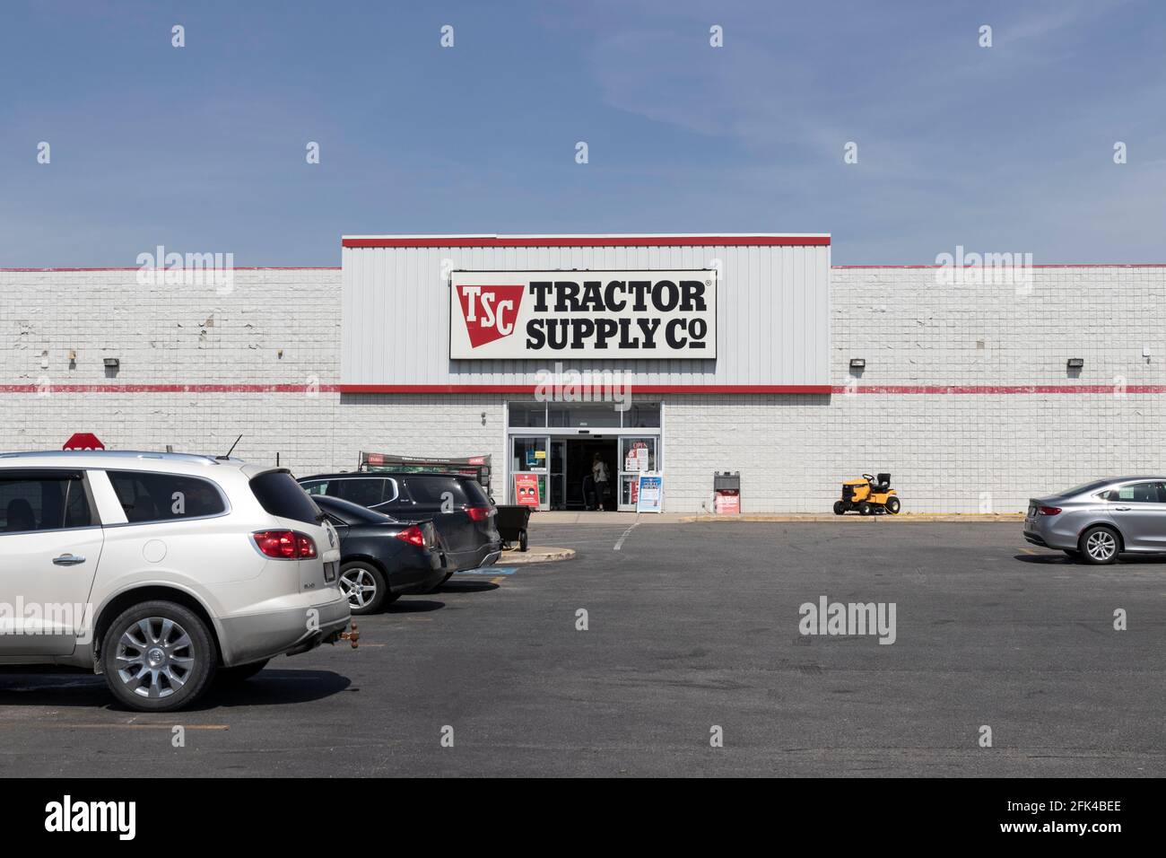 Tractor supply company hi-res stock photography and images - Alamy