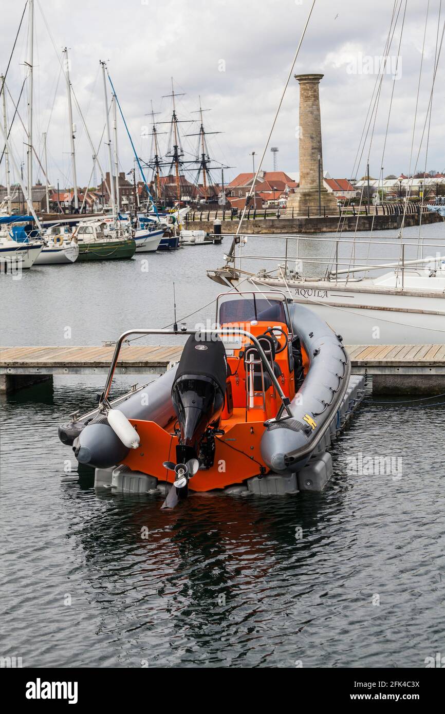 Uk marina boardwalk hi-res stock photography and images - Alamy