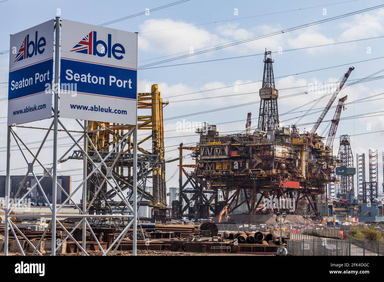 Oil rig complex hi-res stock photography and images - Alamy