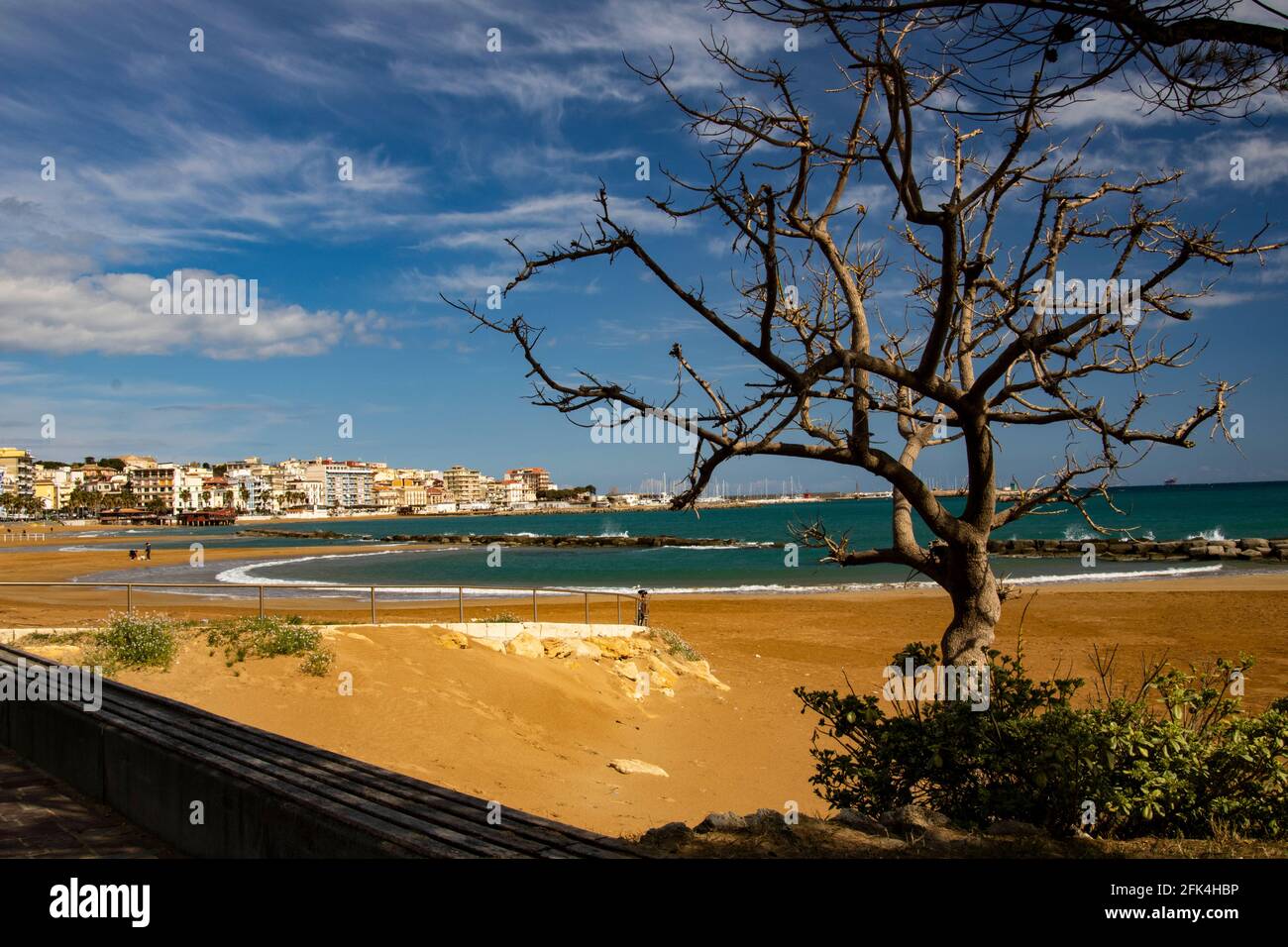 Spiaggia mare mare lungomare lungomare hi-res stock photography and images - Alamy