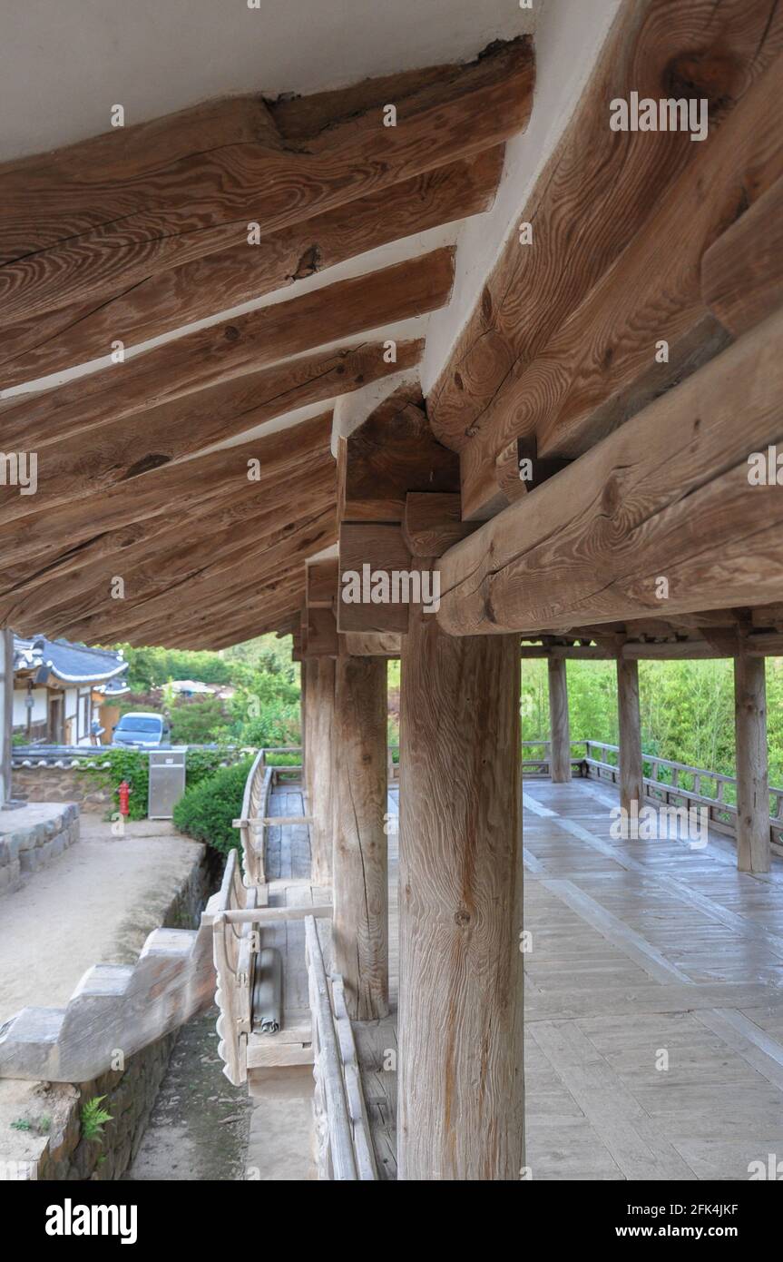 Traditional korean pavilion hi-res stock photography and images - Alamy