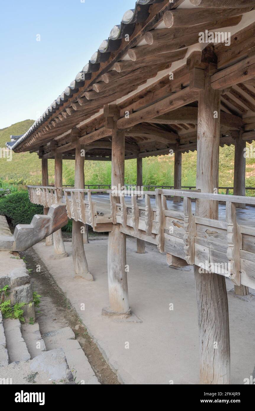 Traditional korean structure hi-res stock photography and images - Alamy