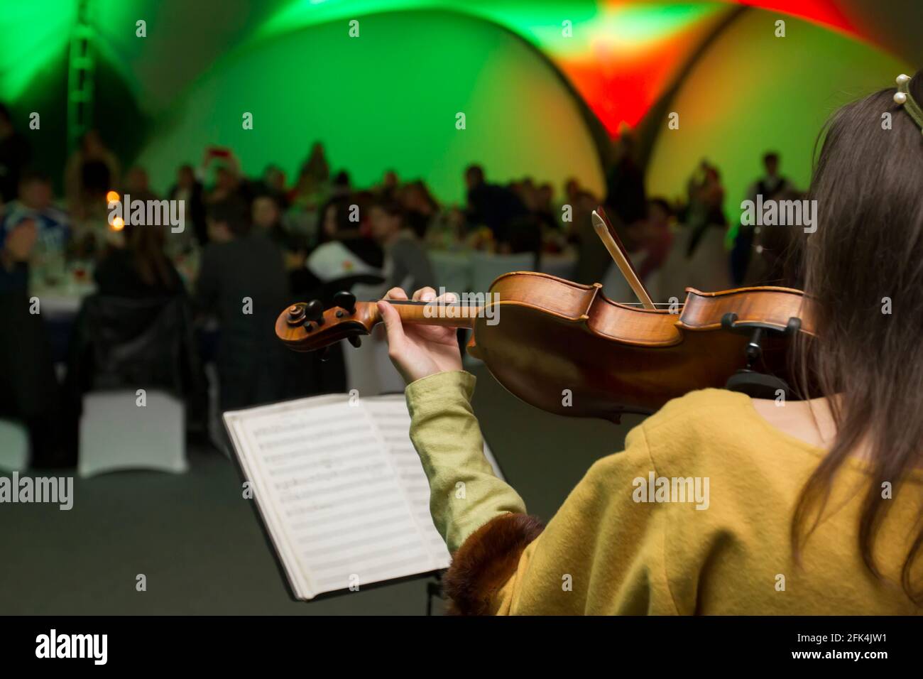Symphony audience hi-res stock photography and images - Alamy