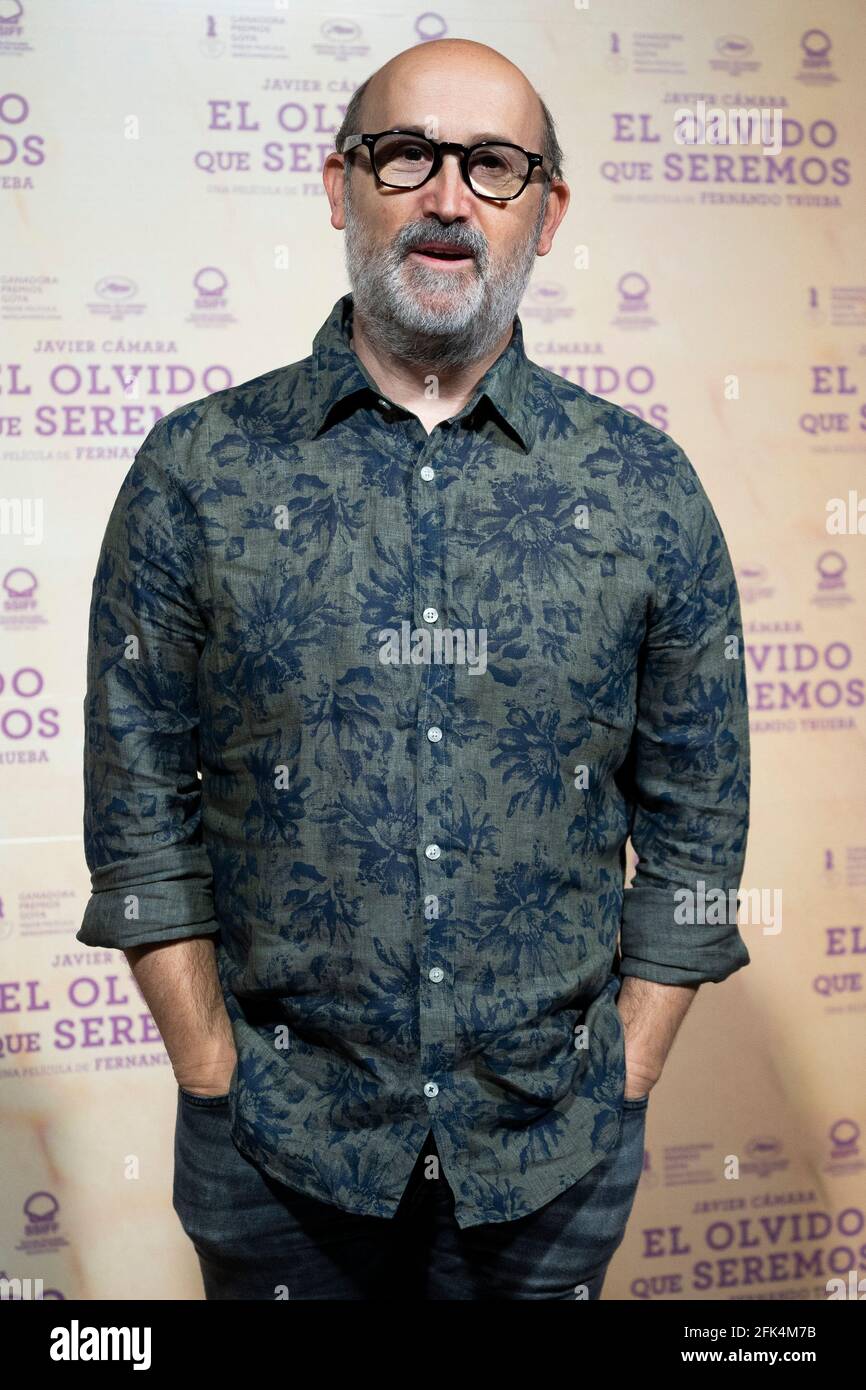 Actor Javier Camara attends the El Olvido que Seremos photocall at Casa ...