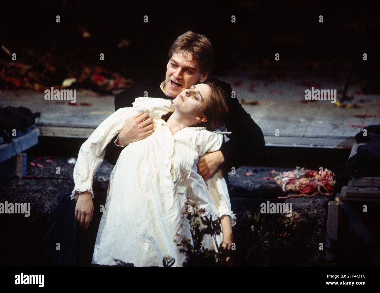 Joanne Pearce (Ophelia), Kenneth Branagh (Hamlet) in HAMLET by ...