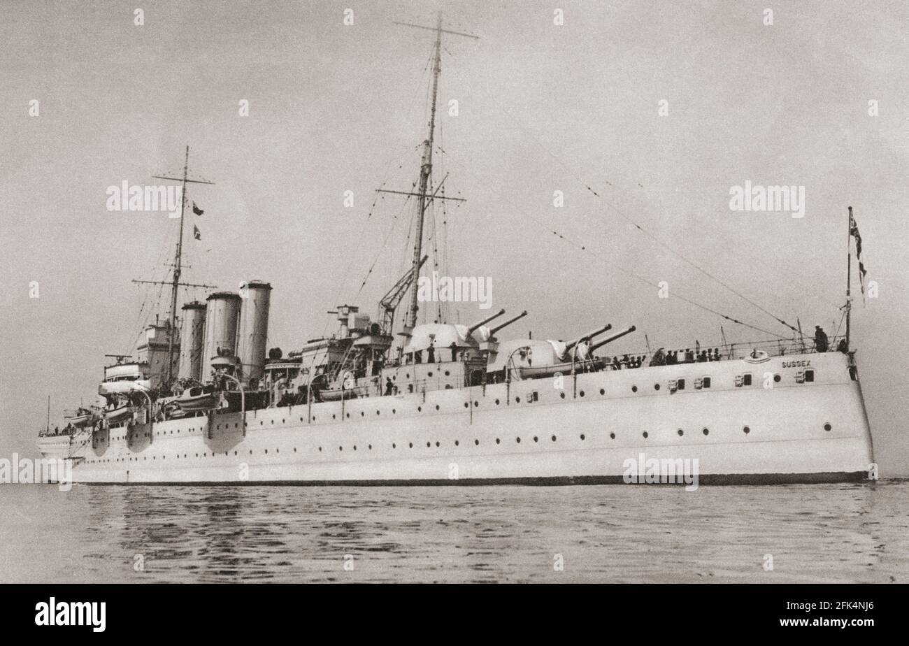 Cruisers warships hi-res stock photography and images - Alamy