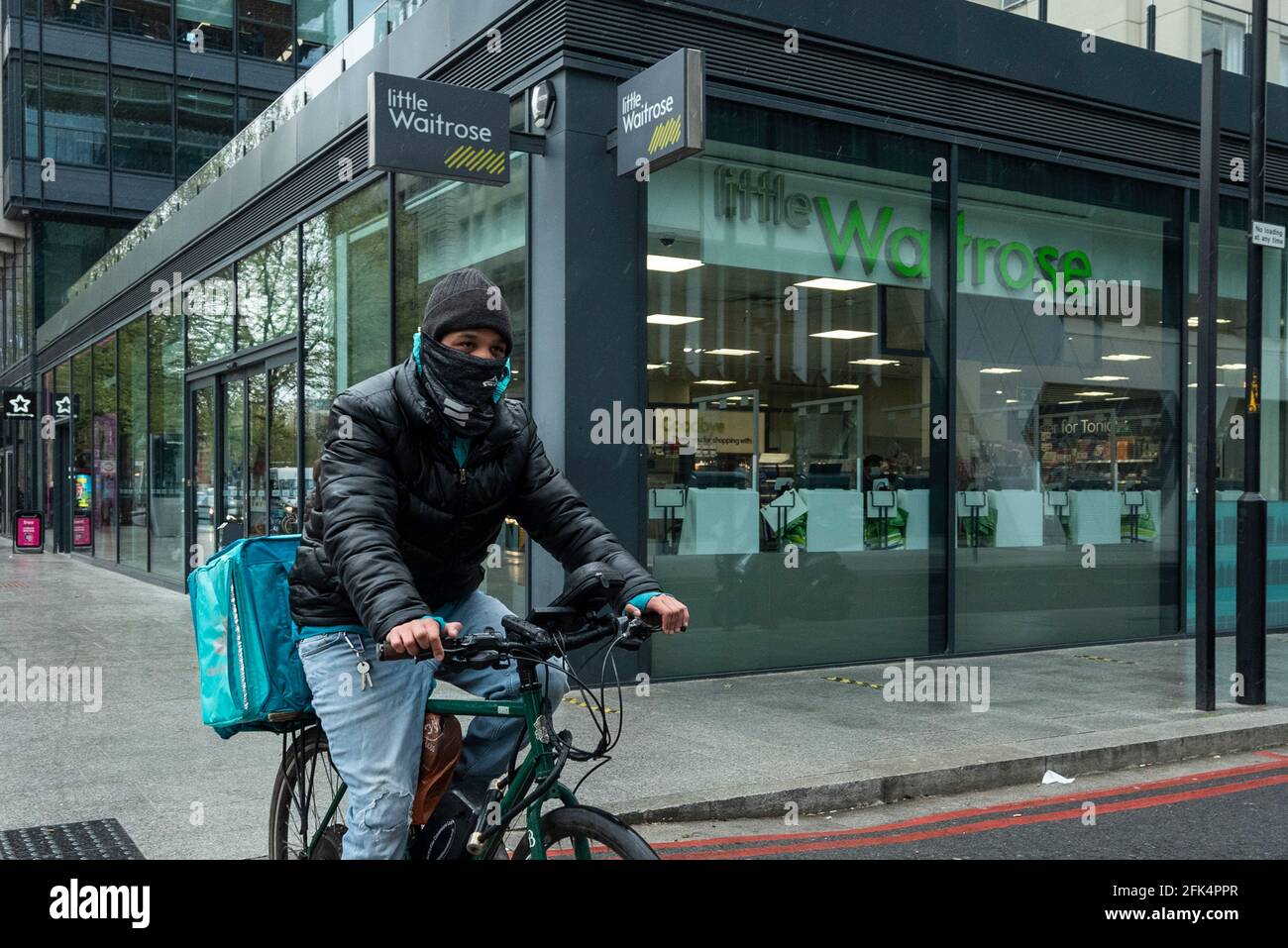 Deliveroo driver hi-res stock photography and images - Alamy