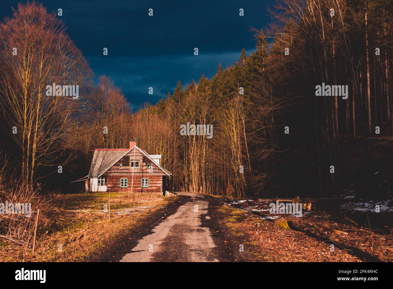 Rural cabin hi-res stock photography and images - Alamy