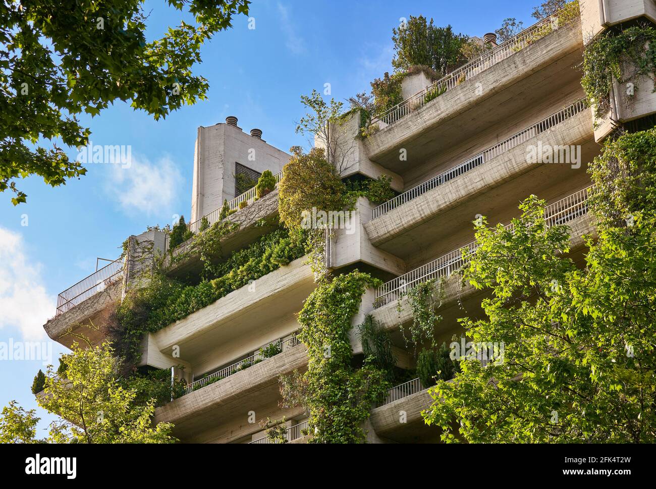 The Oasis building, by Fernando Higueras, is a residential building ...