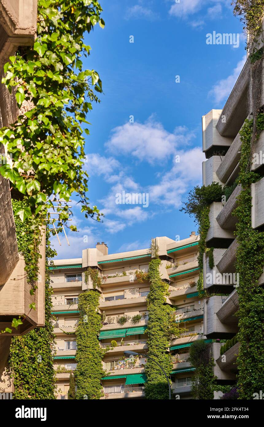 The Oasis building, by Fernando Higueras, is a residential building ...