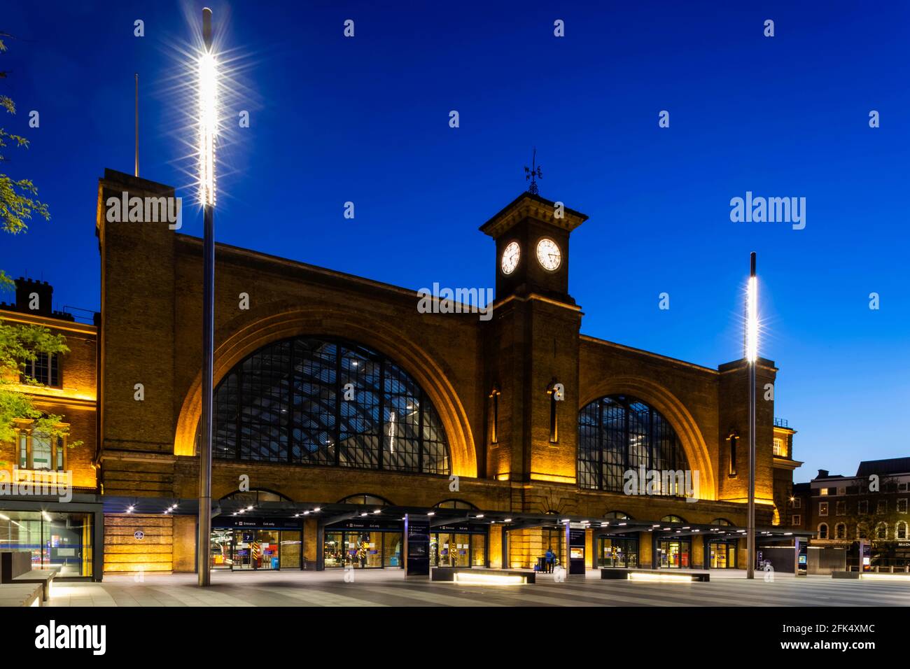 Kings cross station camden hi-res stock photography and images - Alamy