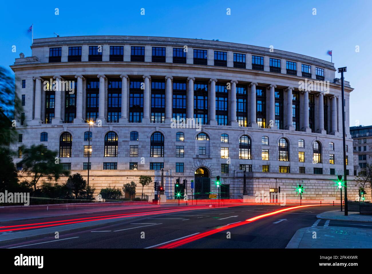Unilever house victoria embankment london hi-res stock photography and ...