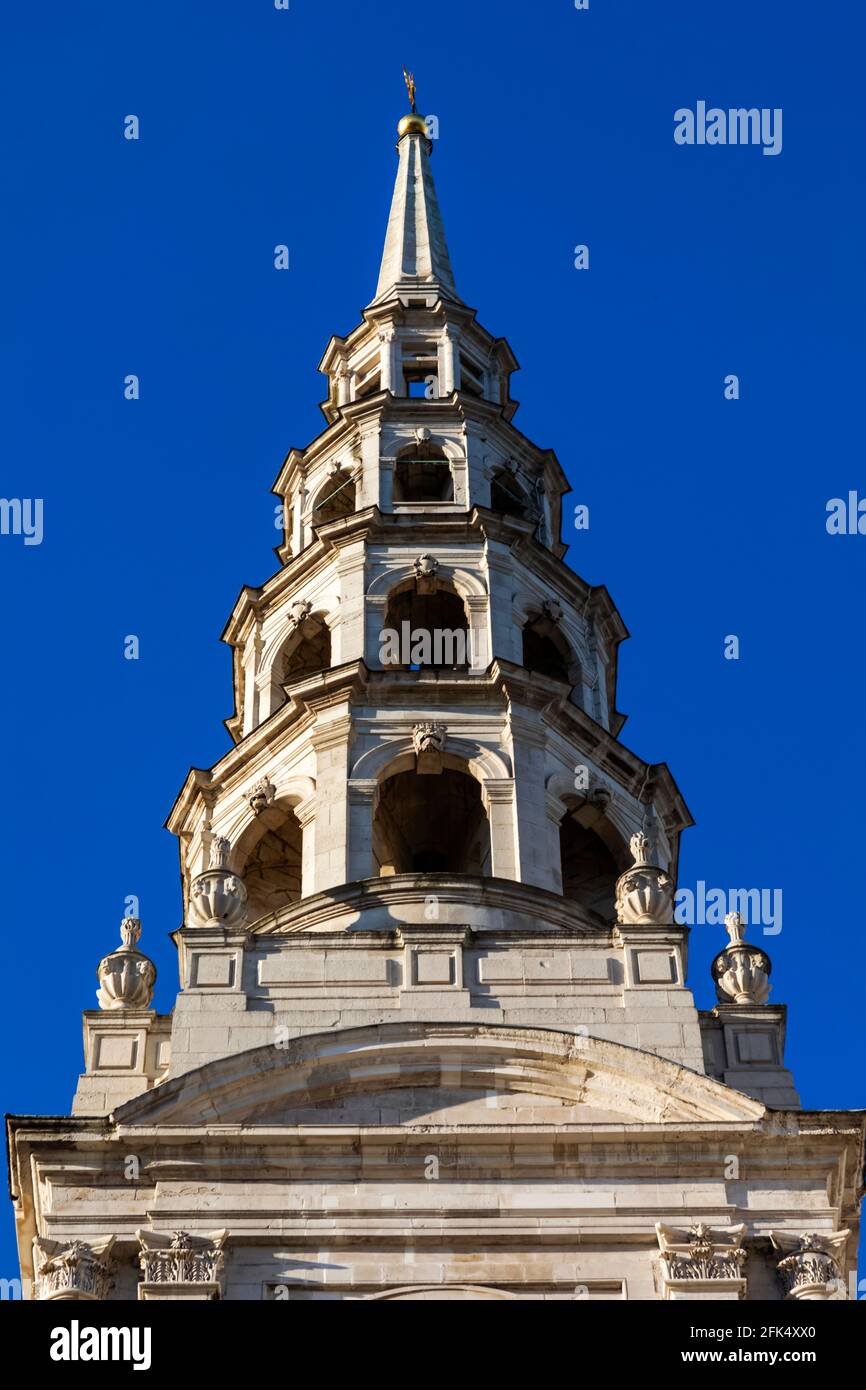 Steeple st brides church fleet hi-res stock photography and images - Alamy