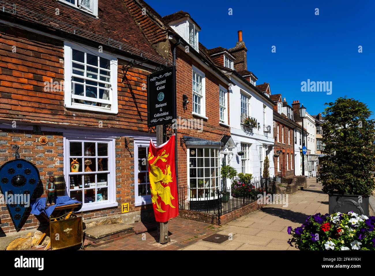 Battle high street england hi-res stock photography and images - Alamy