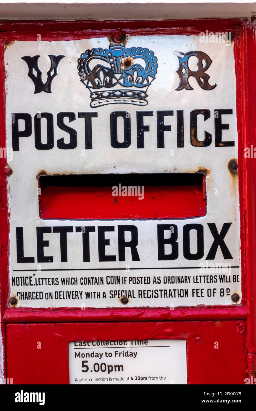 England, Hampshire, Winchester, Kingsgate, Historic VR Post Office ...