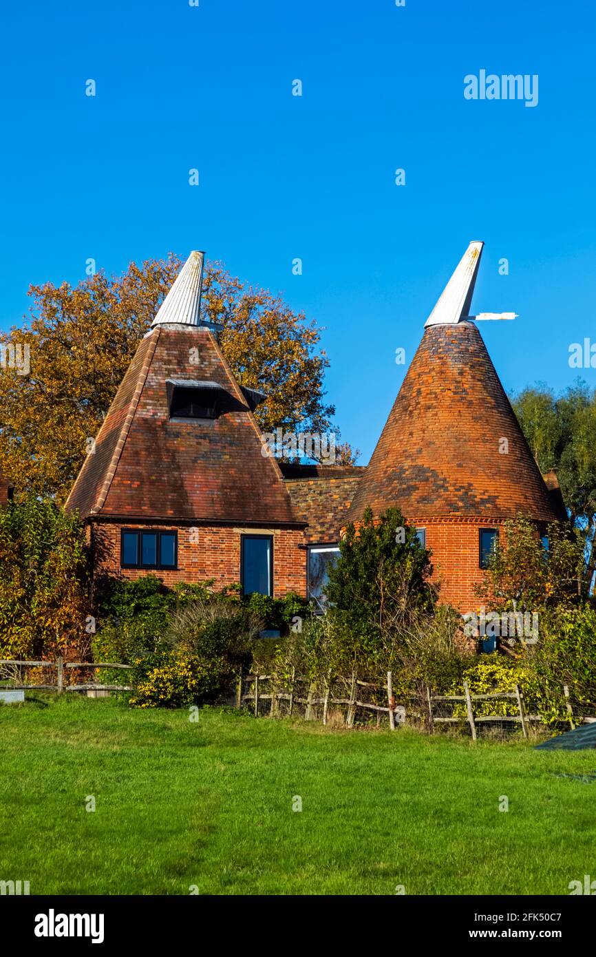 Oast house conversion hi-res stock photography and images - Alamy