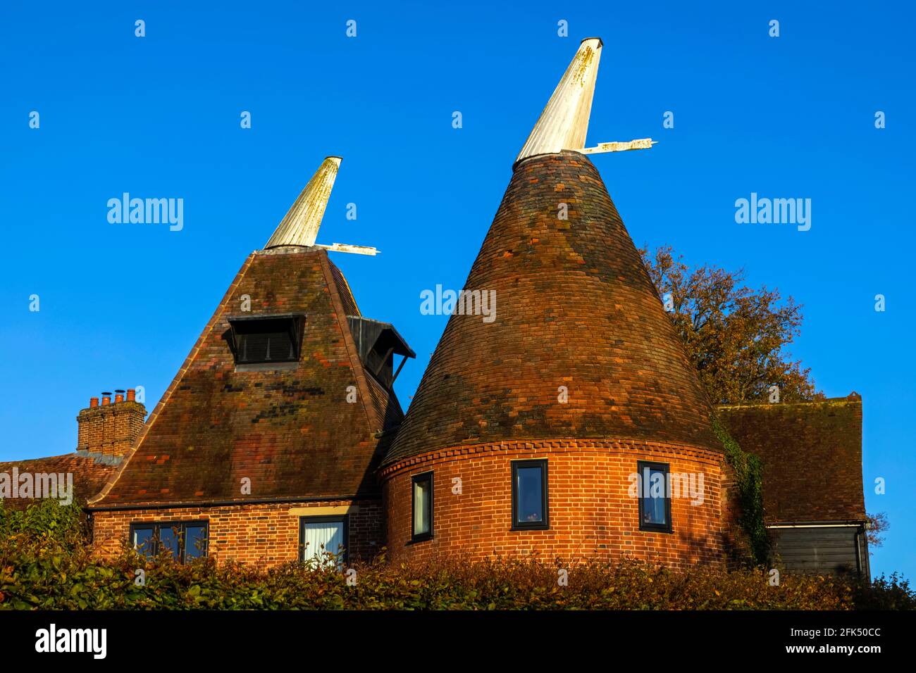 Oast house conversion hi-res stock photography and images - Alamy