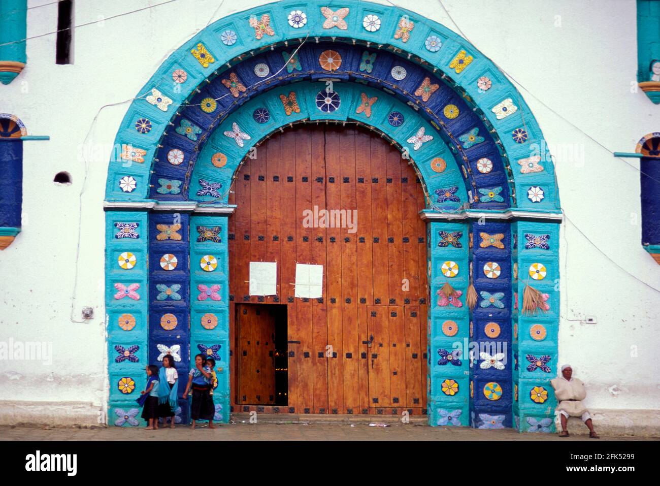 Chamula indian hi-res stock photography and images - Alamy