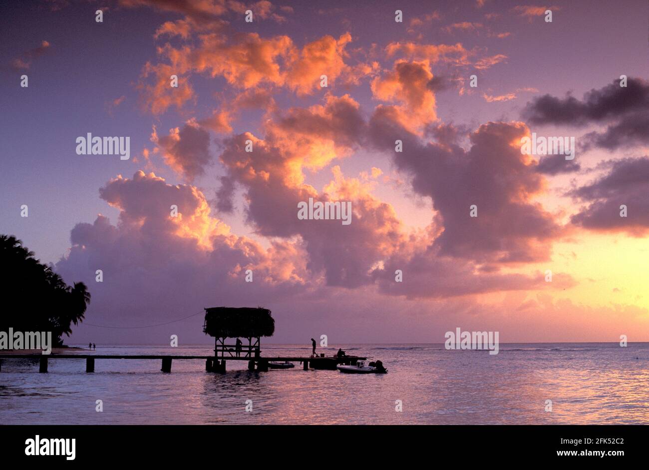 Sunset on caribbean tropical island hi-res stock photography and images ...