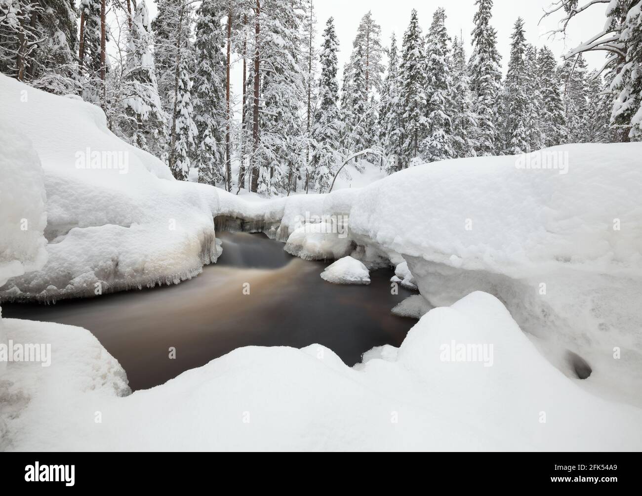Partly frozen river hi-res stock photography and images - Alamy