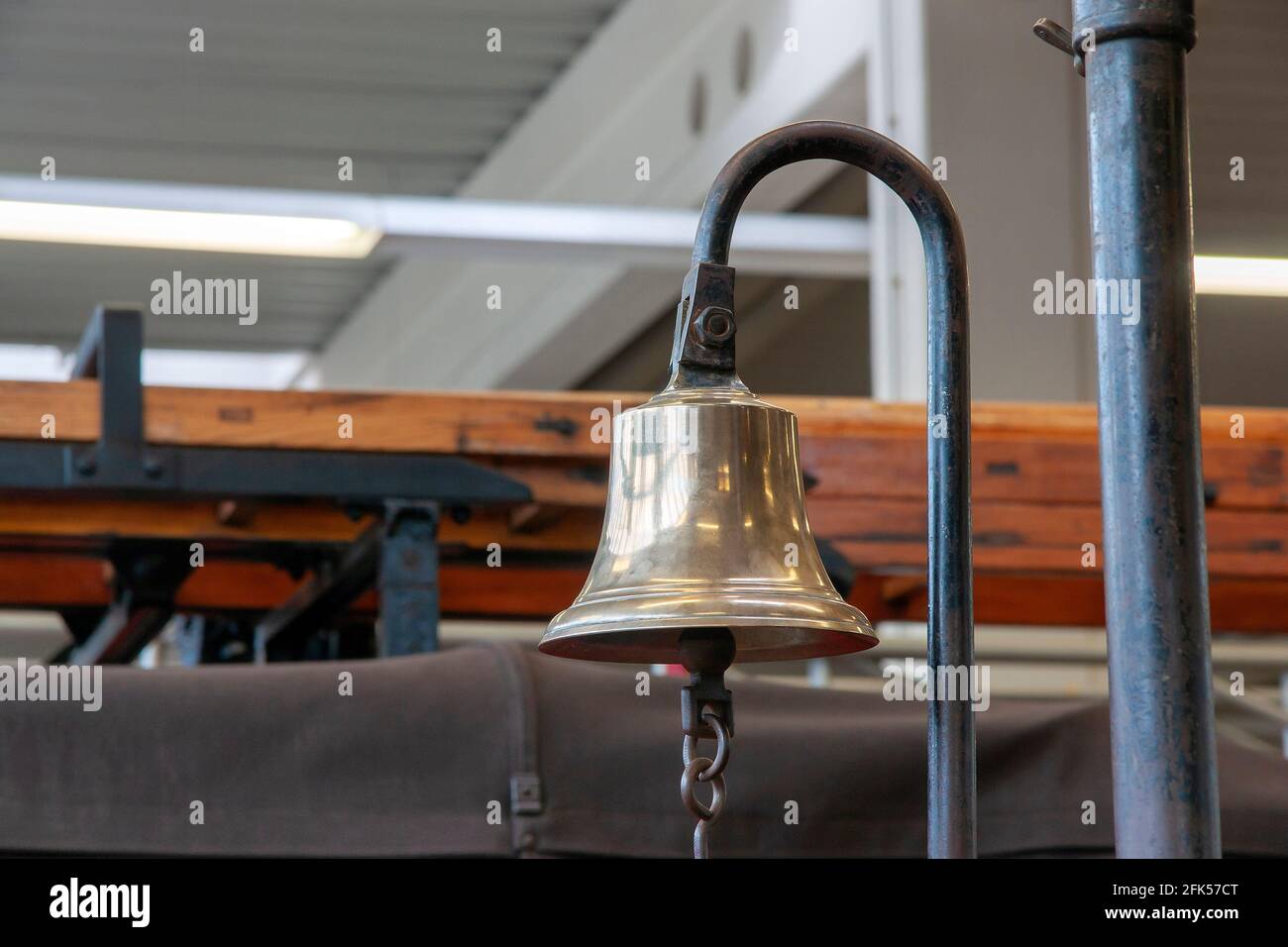 Alarmglocke auf Feuerwehrautoim Feuerwehrmuseum Waldkraiburg Stock ...