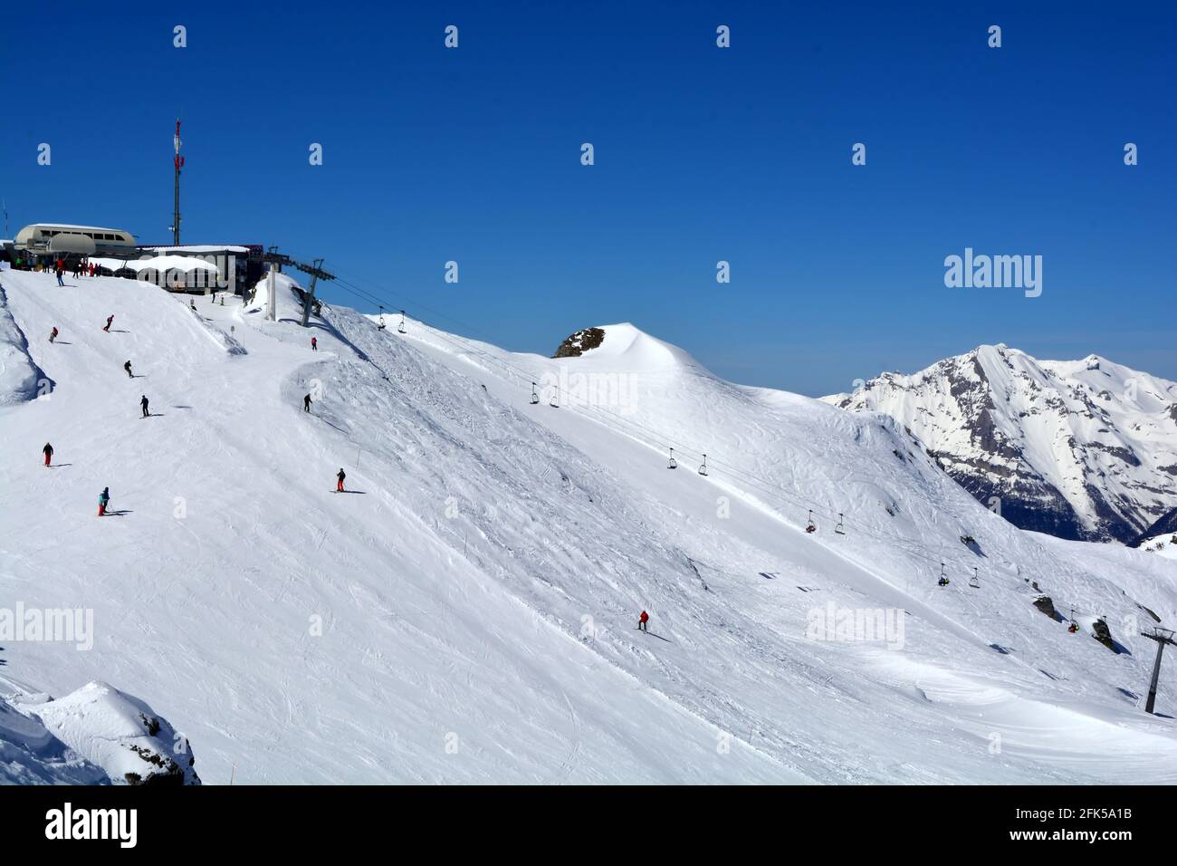 Skiing at the swiss luxury resort of Verbier in Southern Switzerland ...