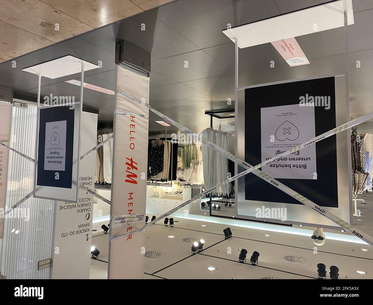 No entry without mask hi-res stock photography and images - Alamy