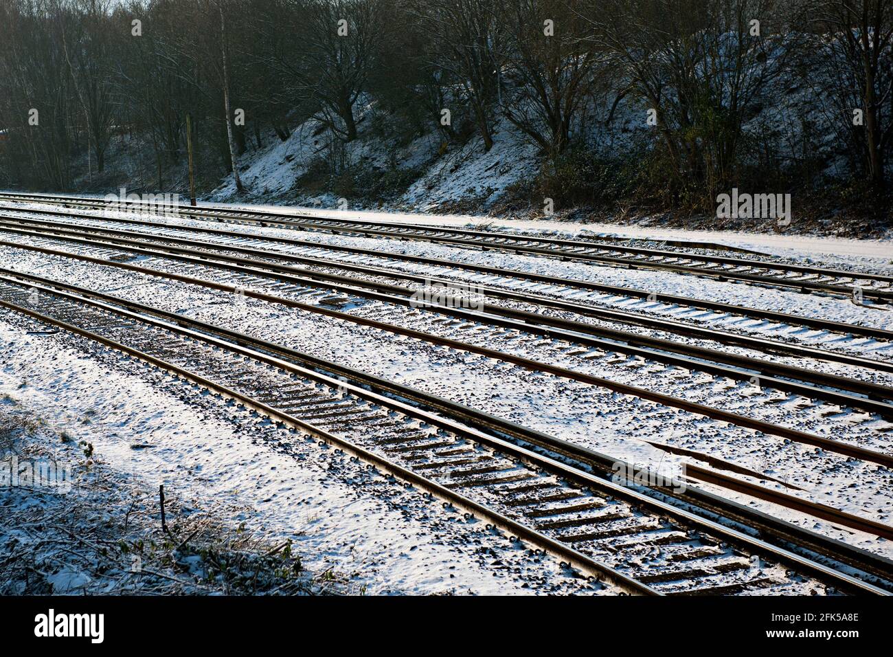 Railway tracks in the snow. Just north of Tonbridge, England, UK Stock ...