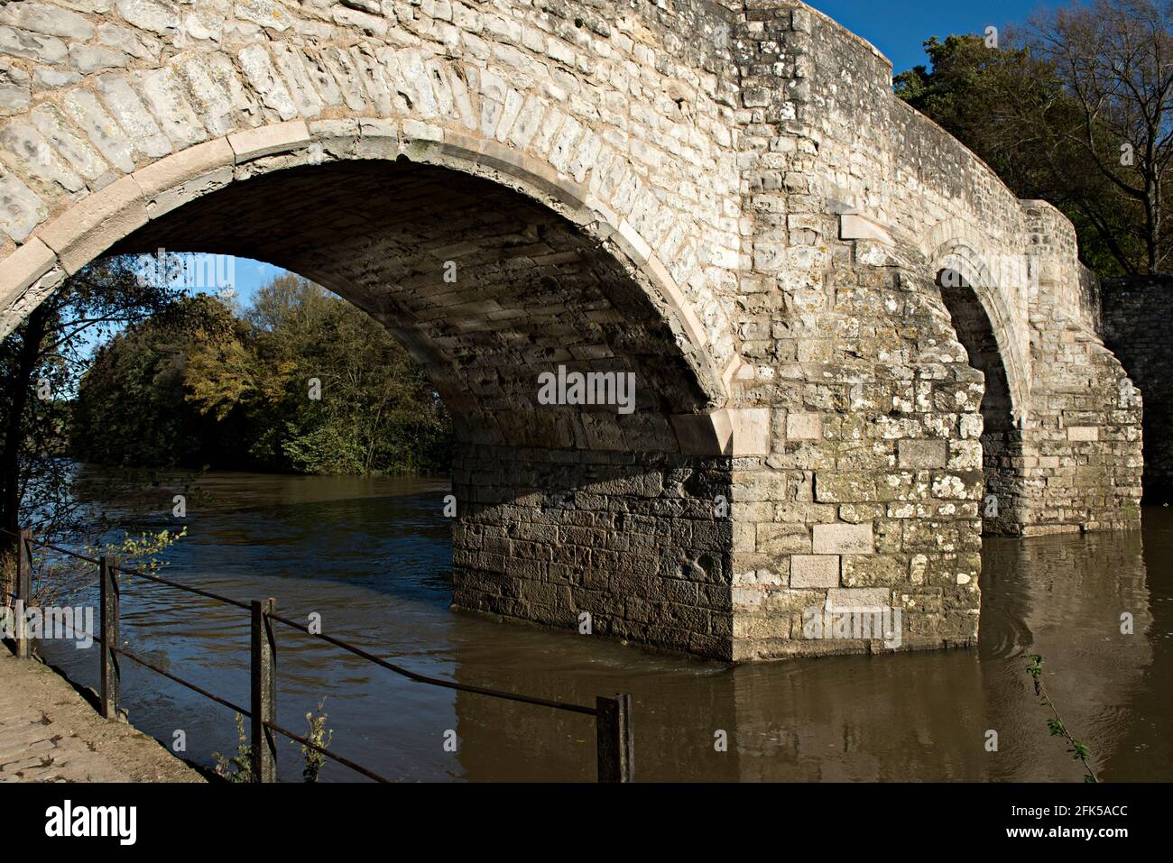 Teston Bridge across the River Medway, between Teston and West Farleigh ...