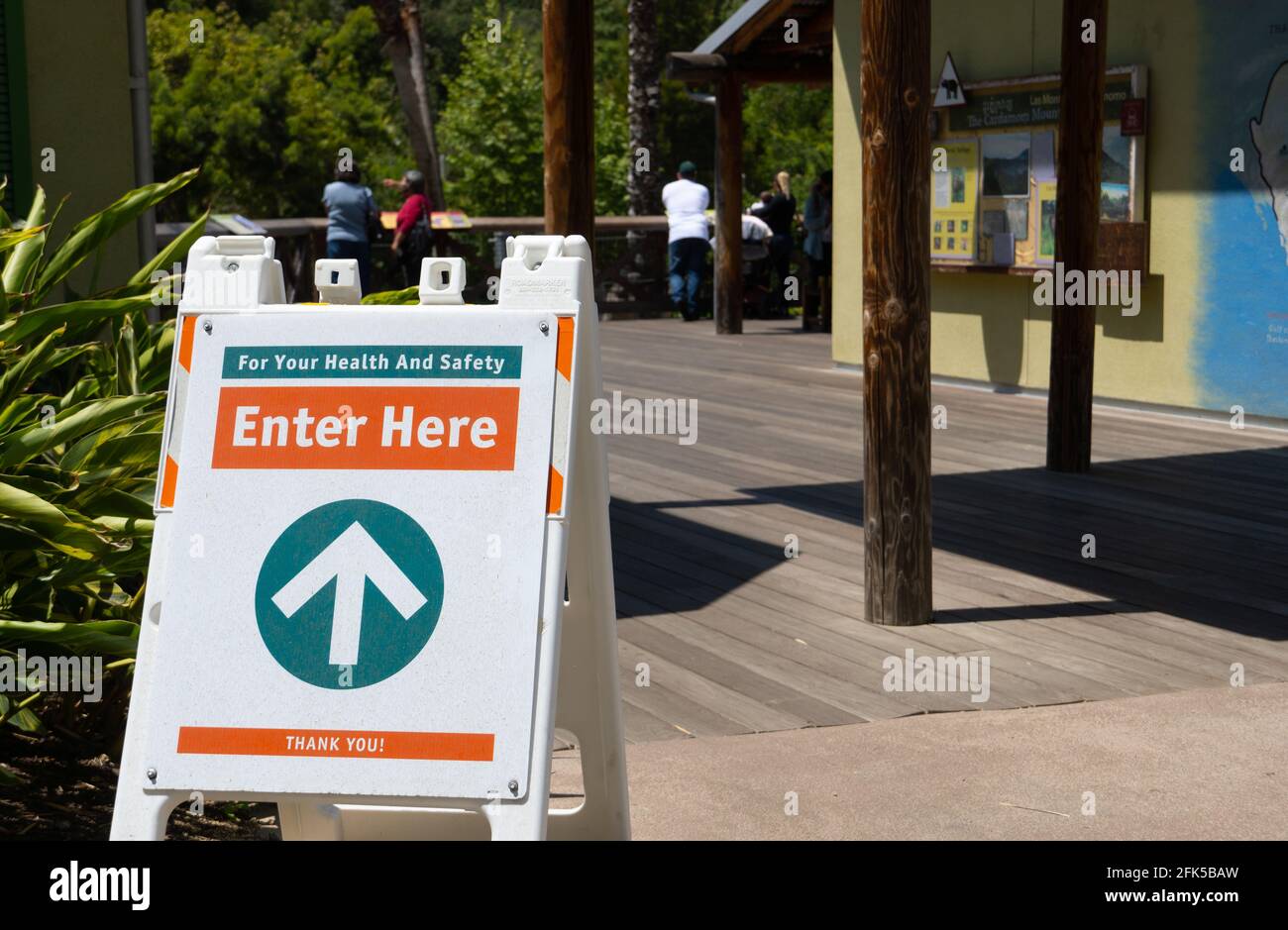 Zoo signage hi-res stock photography and images - Alamy