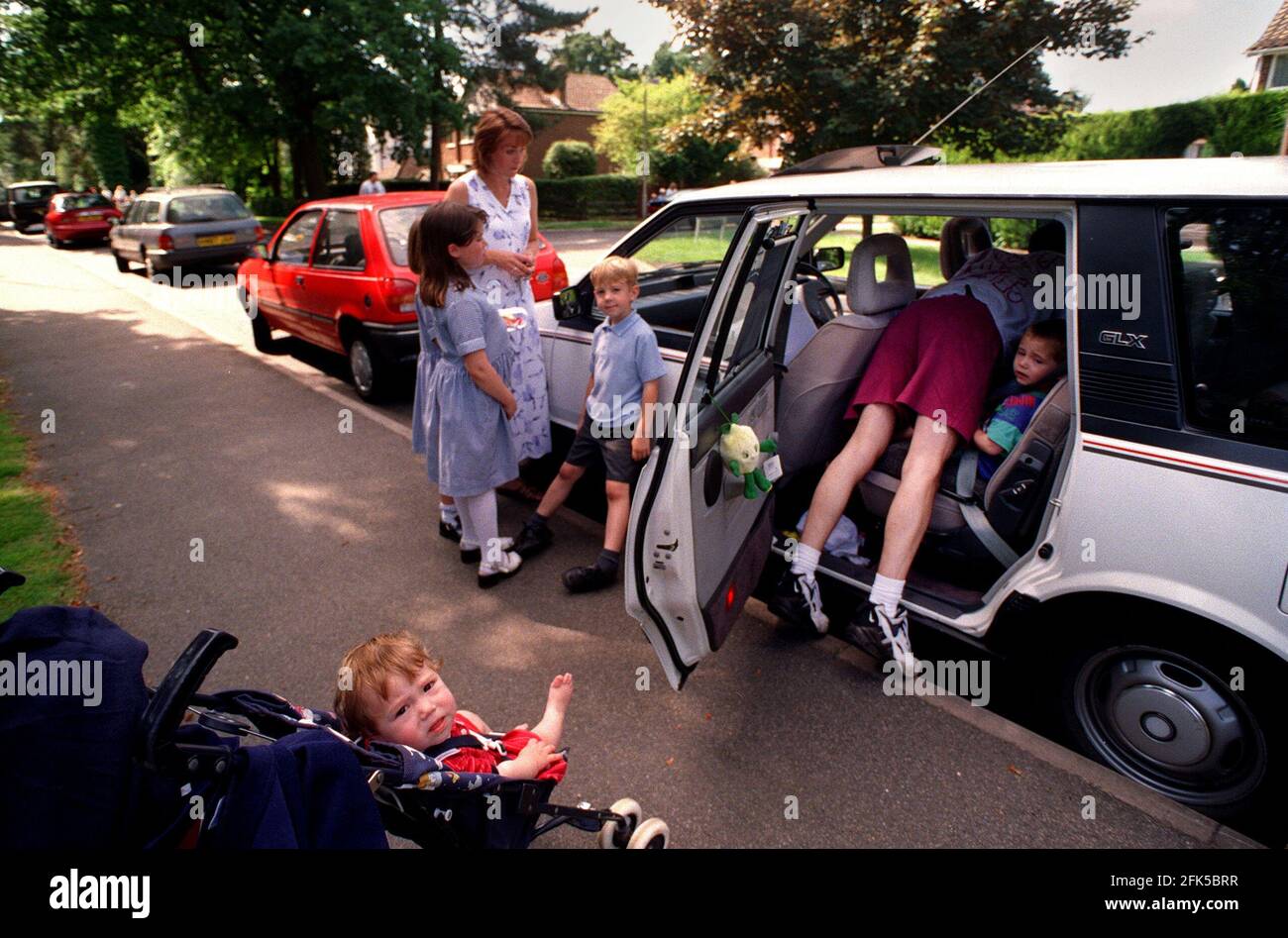 Woman school run car hi-res stock photography and images - Alamy