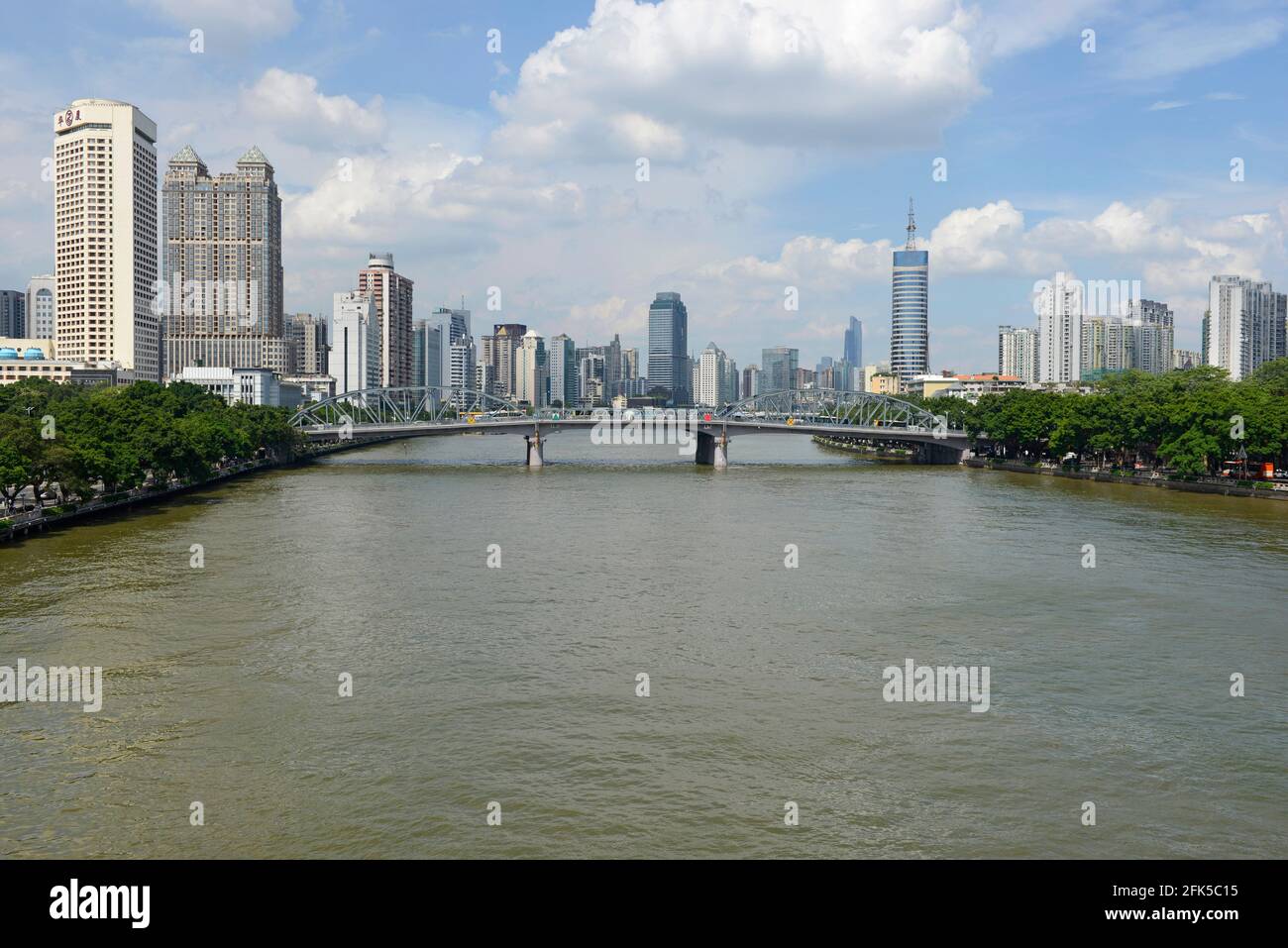 View of Haizhu bridge over the Pearl river in central Guangzhou, China ...