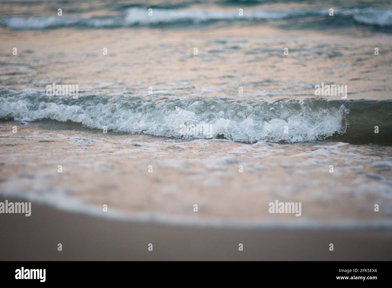 Deep ocean waves washing shore hi-res stock photography and images - Alamy
